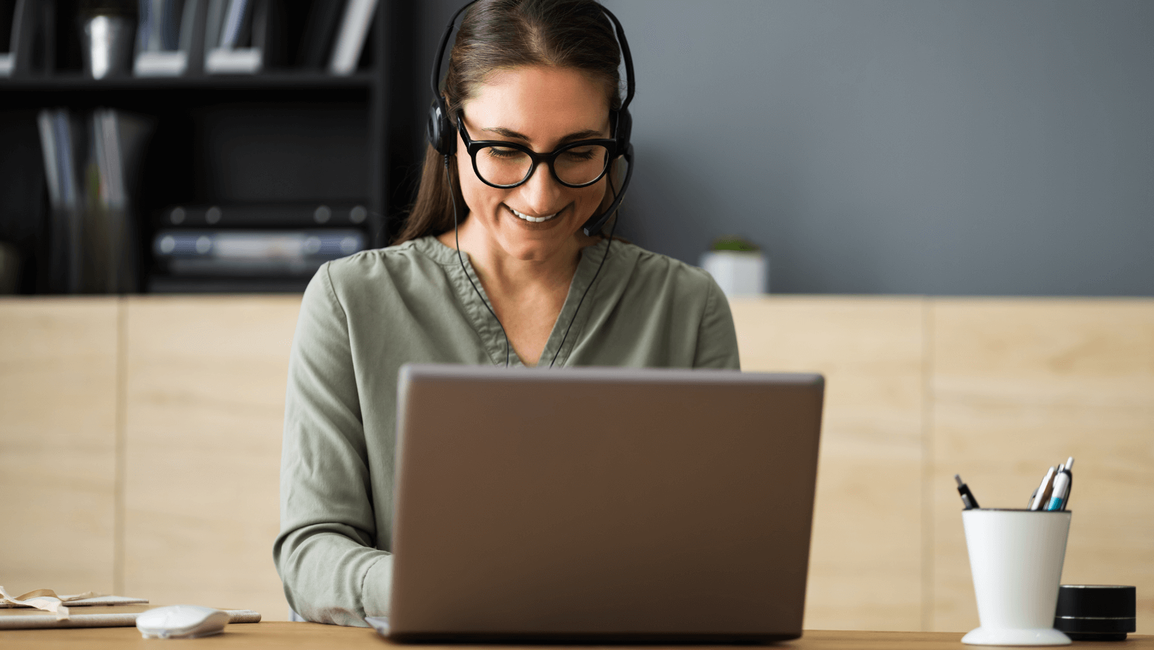 Virtual Assistants: Then and Now - Virtual Assistants USA